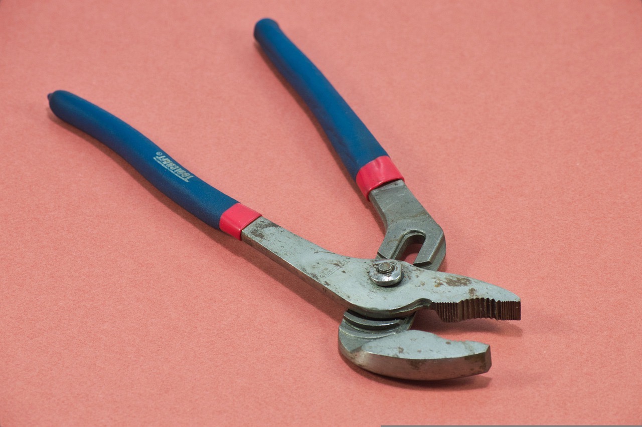 5 outils indispensables à avoir dans son garage. 5 outils indispensables à avoir dans son garage.