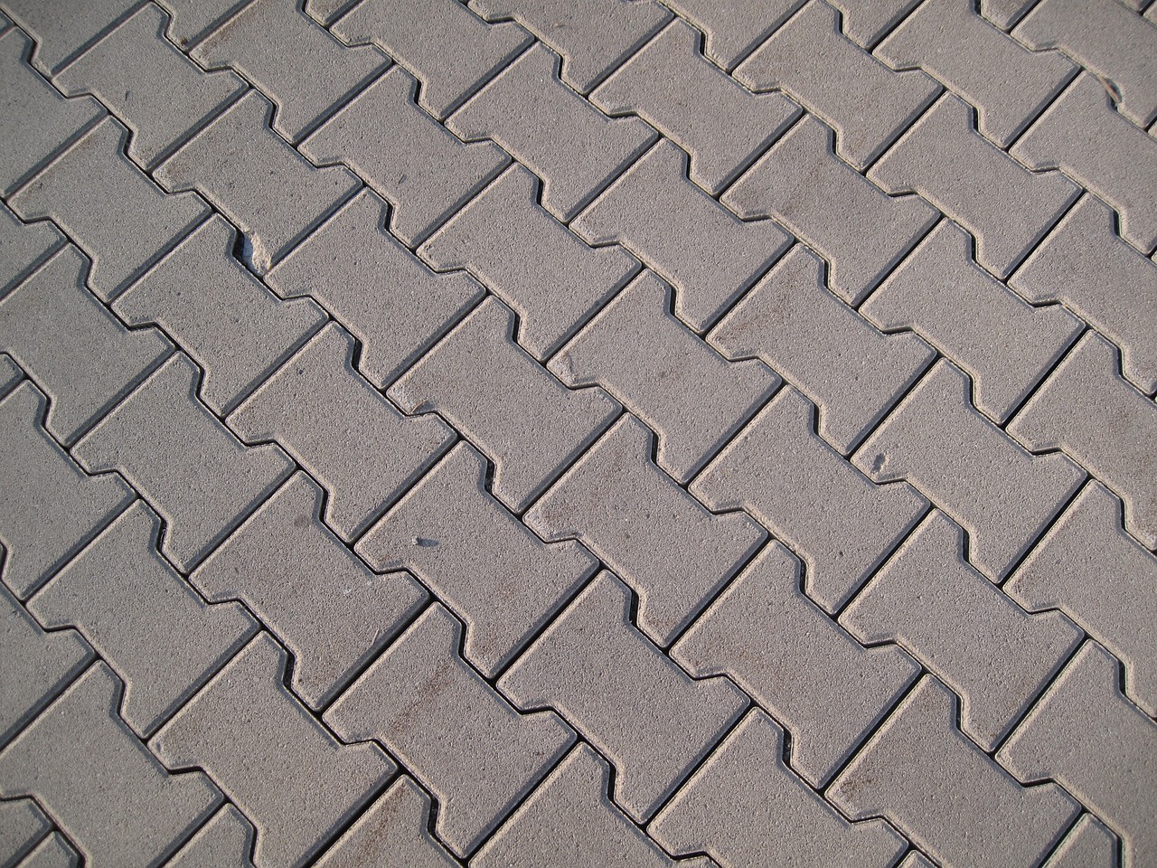 Pavé autobloquant : conseils sur ses qualités et son installation.